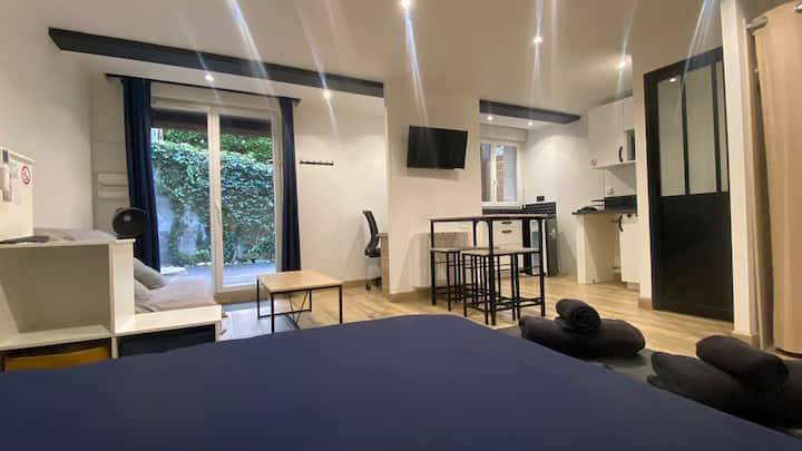 Studio Tout éQuipé
4 Places 1 Lit + 1 Convertible - Labarthe-sur-Lèze