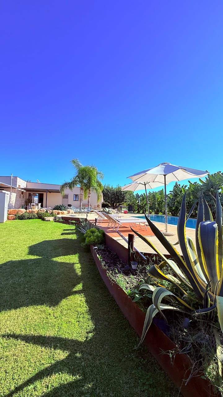 Villa Rariki, Relax, Confort E Piscina. - Sicily