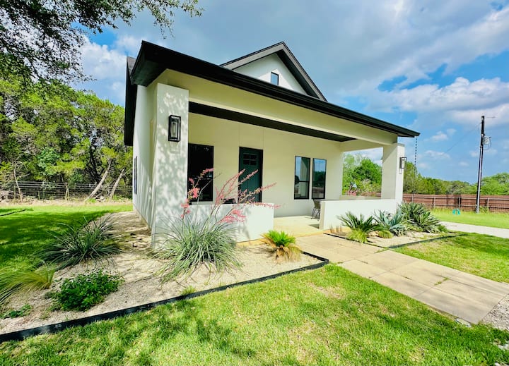 Twilight Bungalow Near Historical Gruene. - New Braunfels, TX