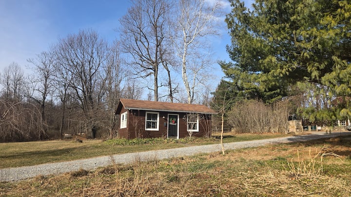 The Cottage At Nestled Inn - Virginia