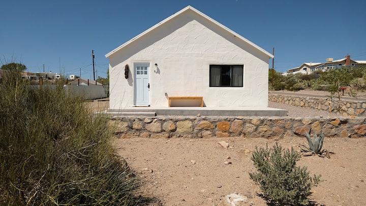 The Corner House: A Clean, Stylish House With View - Truth or Consequences, NM
