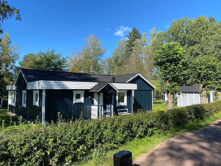 Strandnära åRetruntboende Med Vedeldad Bastu - Tibro