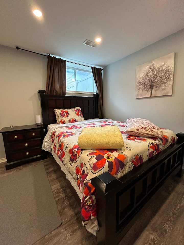 Independent Basement Separate Entrance. - Ottawa
