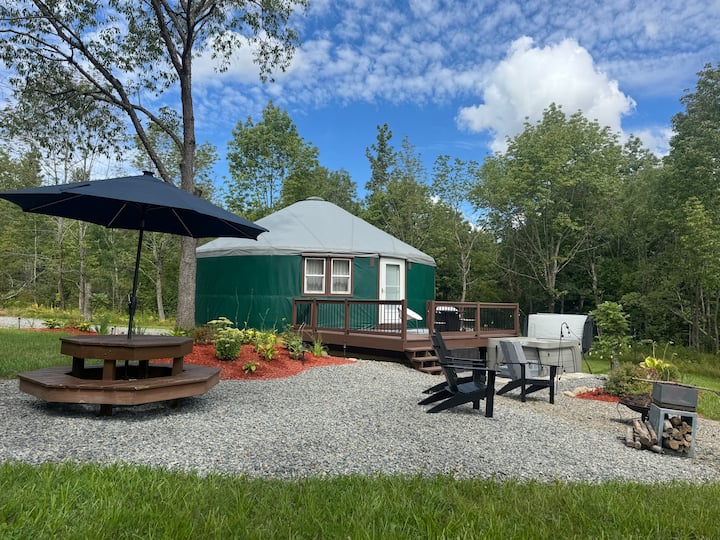 Secluded Cozy Yurt | Hot Tub + Mountain Views - Vermont