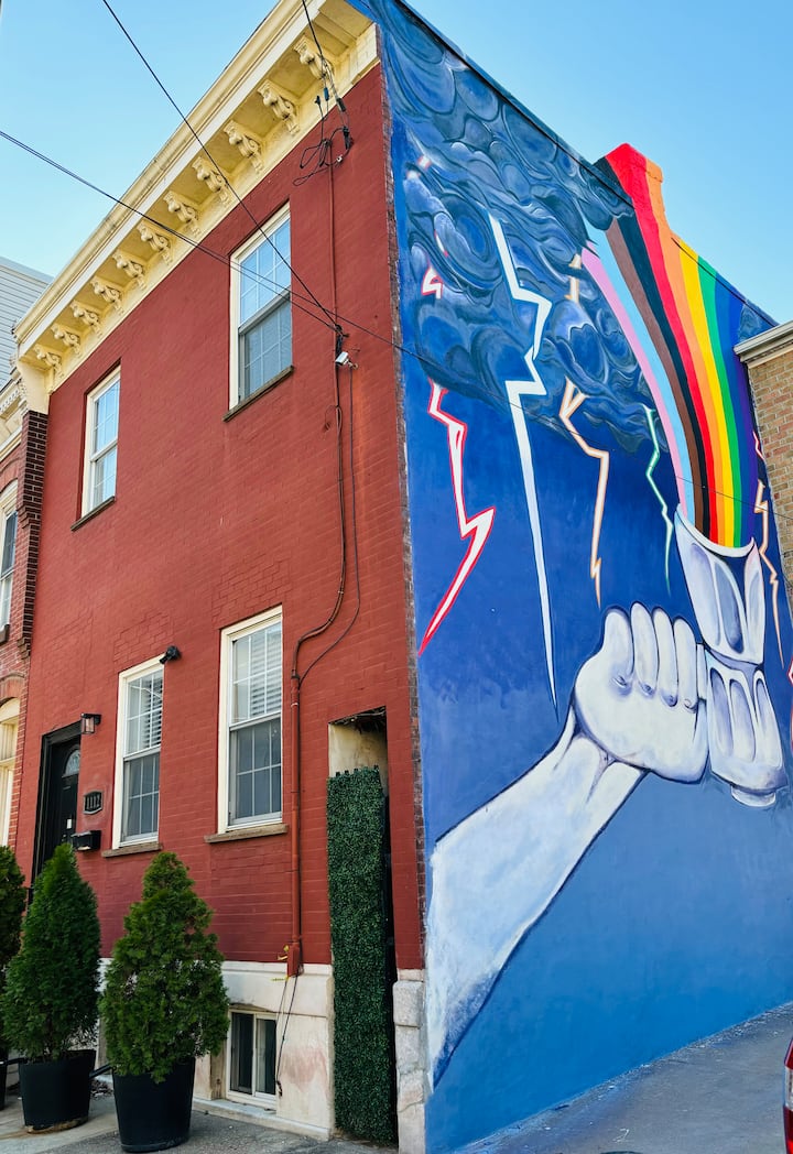 Fishtown Mural Arts 2-lux Bath Free Off St Parking - Philadelphia, PA