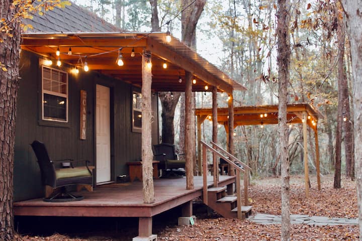 Lone Wolf Lodge Cabin Rental - Naskila Casino