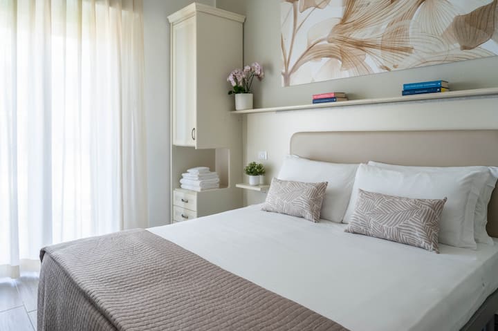 Camera Comunicante Con Balcone Cattolica Sul Lungomare - Cattolica