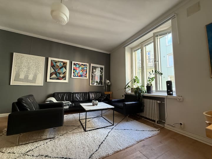 Tyylikäs Ja Toimiva Asunto Kalliossa - Helsinki