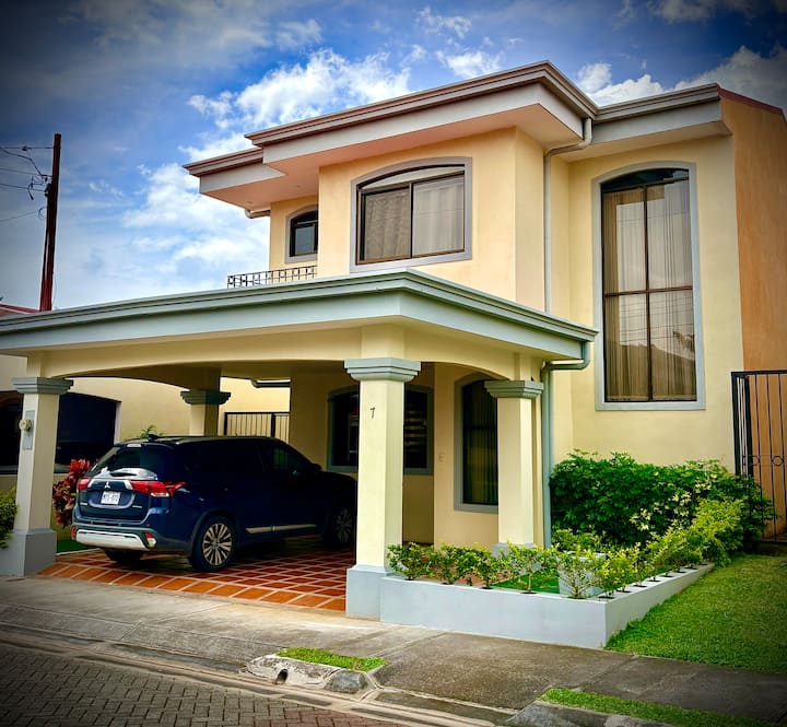 Airport Sjo, Security 24/7, Comfortable House - Alajuela