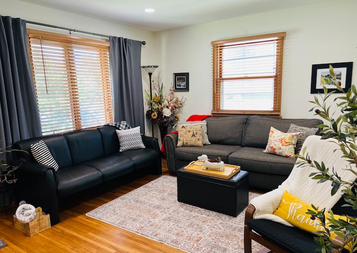 *Private 2 Br 1ba.near Parks, Shops, The Airport!* - Minneapolis, MN