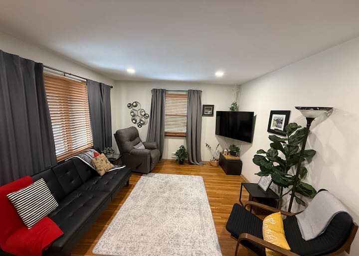 *Private King, Queen/sauna Near Moa, The Airport - Lawrence Lake, Bloomington