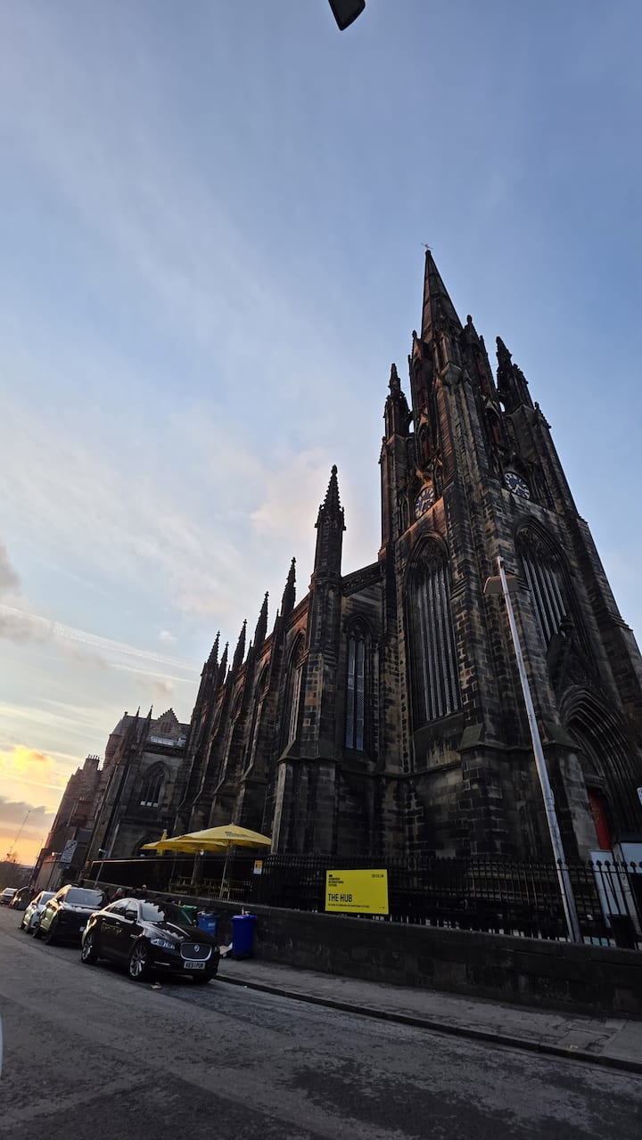 Central Edinburgh Castle Apartment 2 Bedroom - Edinburgh