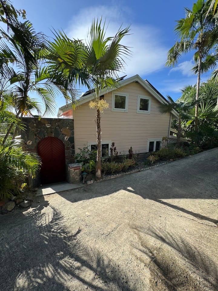 Just Peachy - Pool Villa + Bronco + We’re Solar! - Saint John
