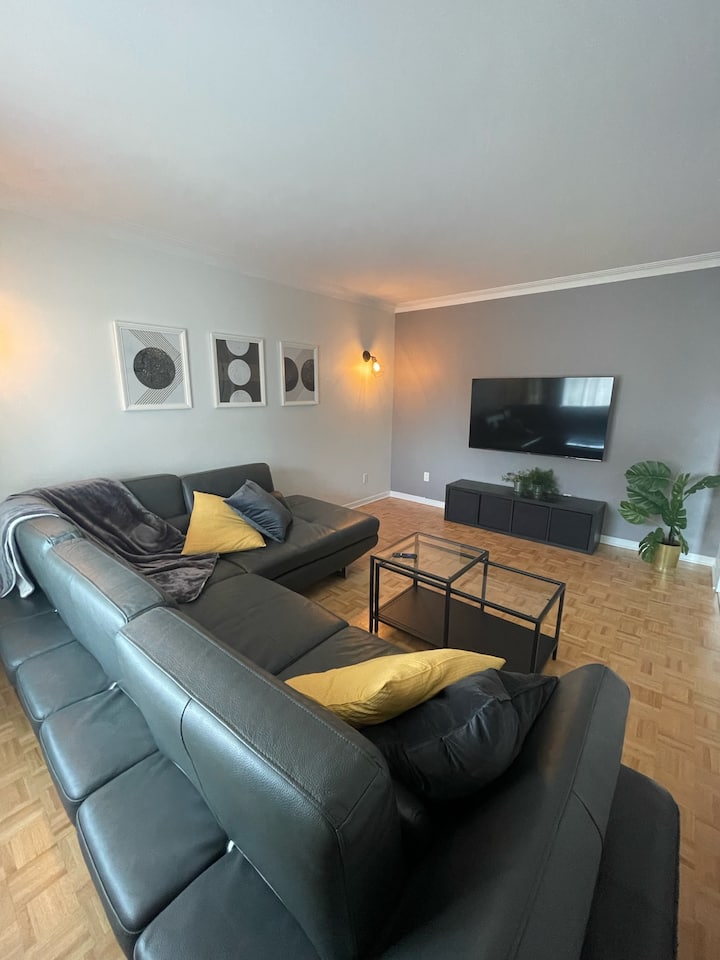 Grand Logement Lumineux  Sur 2 éTages, 3 Chambres - Longueuil