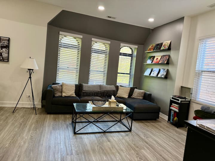 Lovely 3-bedroom Apartment In Bronzeville - Chicago, IL