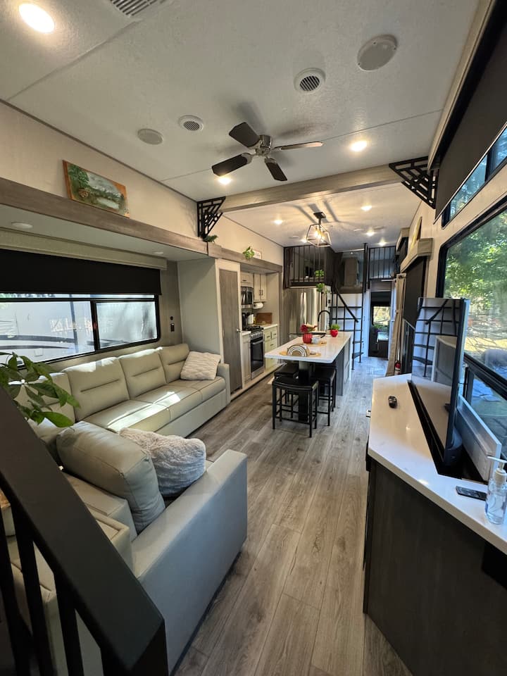 Catalina Hideout - Enumclaw, WA