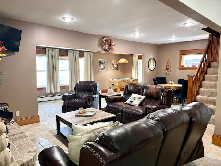 Spacious Home: 5 Minute Walk Into Town! - Ellicottville, NY