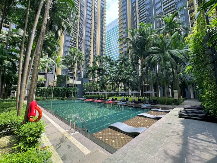 Large 3-bedroom Modernresortstyleklcc Apartment - Kuala Lumpur