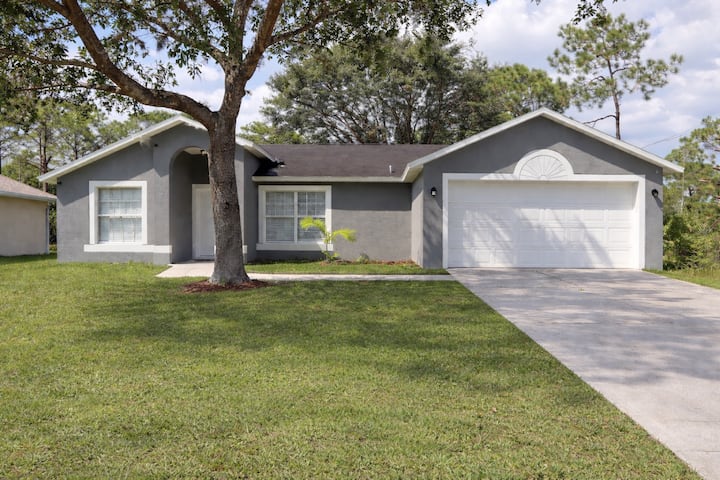 Fishing Retreat Near Headwaters Lake | 3br - Palm Bay, FL