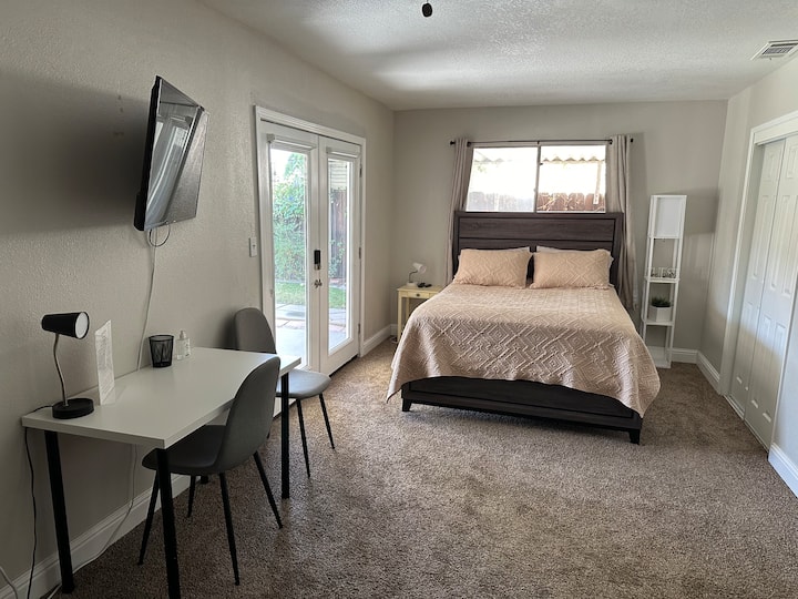1 - Private Master Bedroom With Own Entrance - Fresno, CA