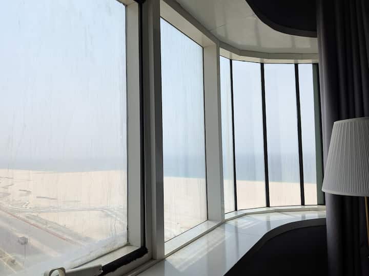 Majestic Studio On Ajman Corniche (Angle Seaview) - 沙加
