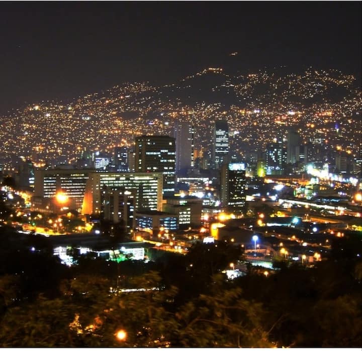 Hermoso Apartamento En Medellin, Vista A La Ciudad - Medellín