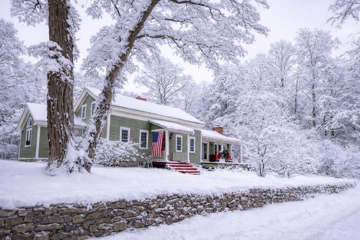 Bolton Retreat | Sleeps 12 | 35 Min To Gore - Bolton Landing, NY