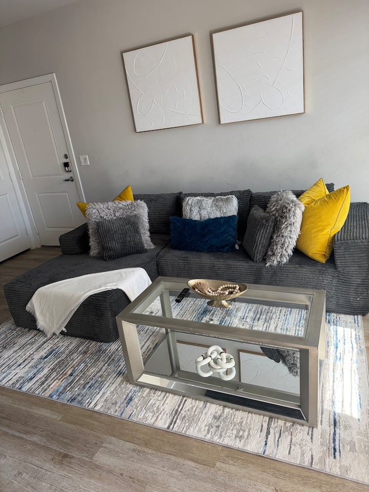 Comfy And Welcoming Unit Moments From Bush Iah - Lake Houston, TX