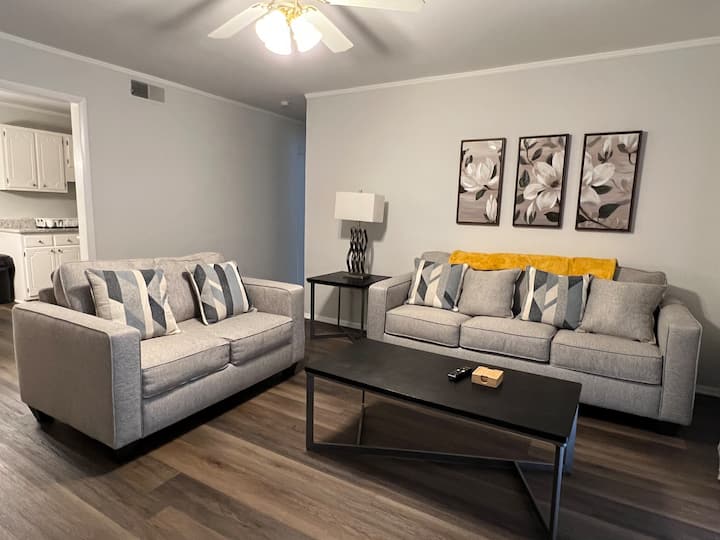 1 Bedroom Condo Near Hospitals - 윈스턴세일럼