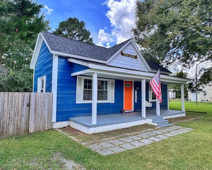 The Mucha Cottage - Cozy & Historic In Dt Clayton - Clayton, NC