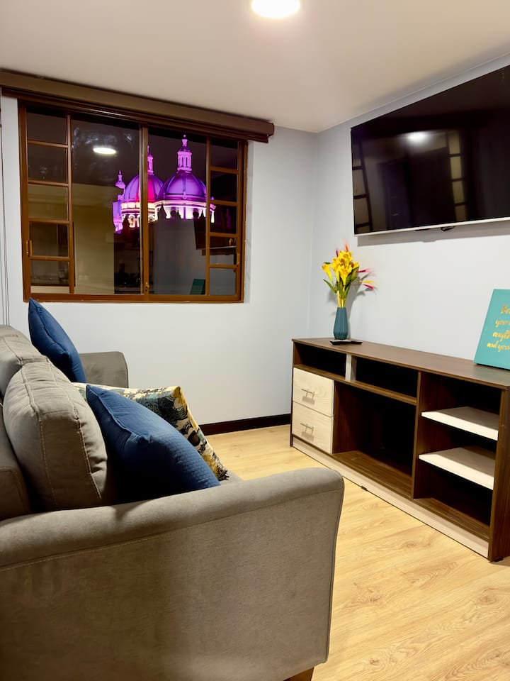 Jacuzzi, Perfecto Para Relajarse, Cerca De Todo - Cuenca