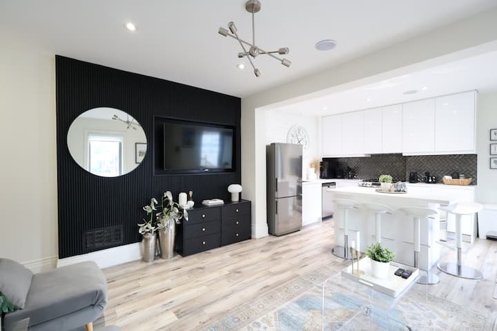Spacious 1br | Sleeps 6 | Queen West | Downtown - Toronto
