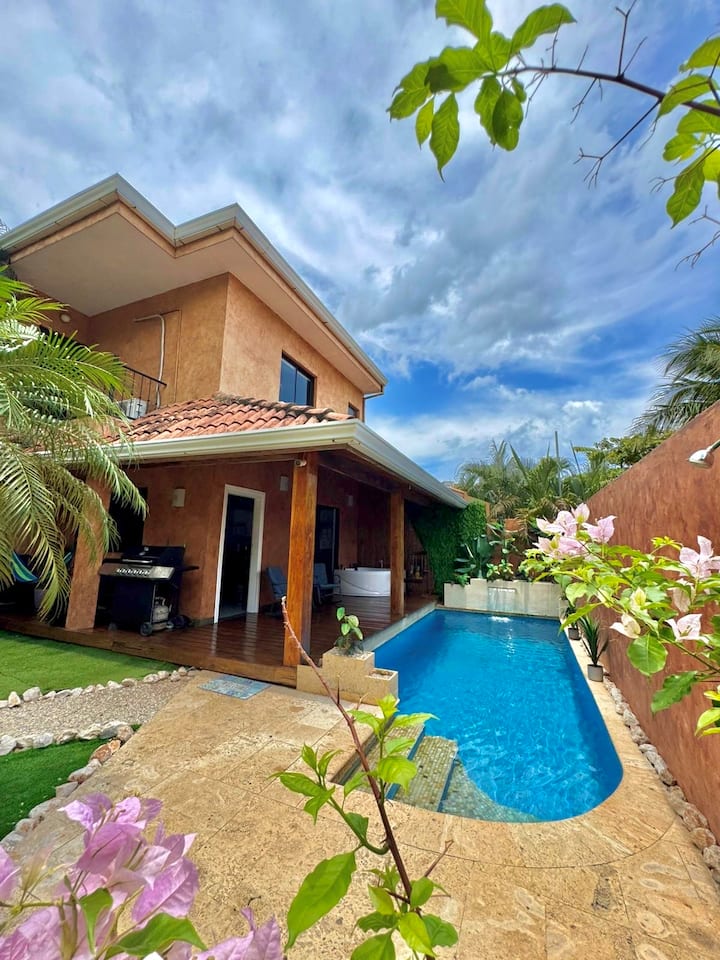 Villa Simone, 3 Bdrm, 3 Min Walk To The Beach - Tamarindo