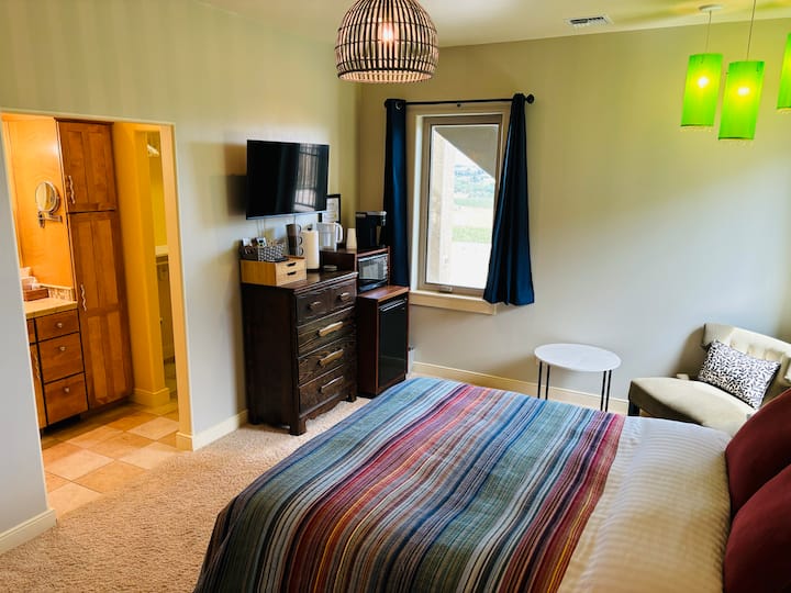 Lookout View Bedroom-private Bath - Yakima, WA