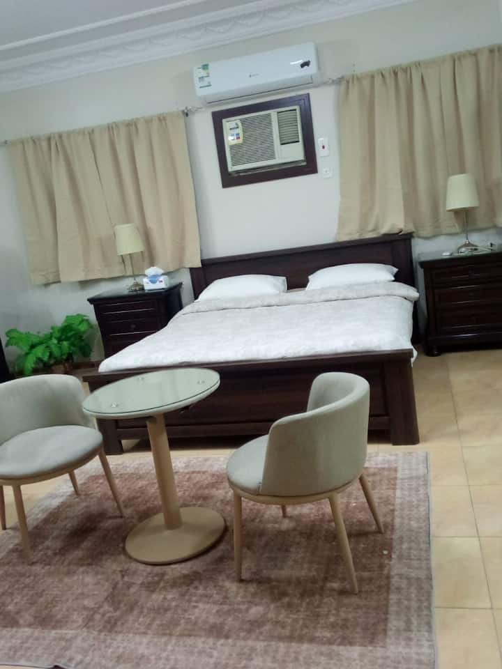 غرفة كبيرة ببلكونة مطلة - La Mecque