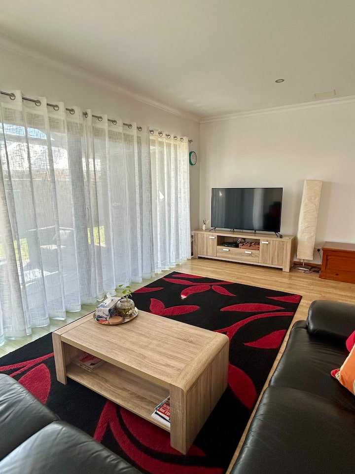 Cheerful 2br ~ Walk To Jetty ~ A/c Throughout - Busselton