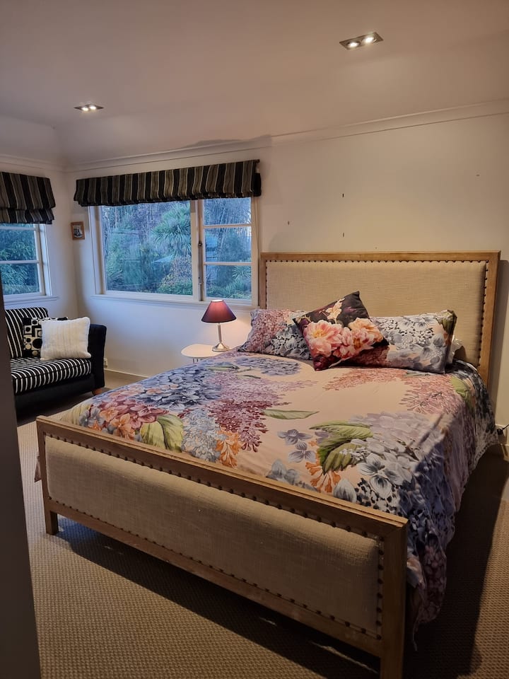 Trout Stream Lodge Bnb - King #2 - Rotorua
