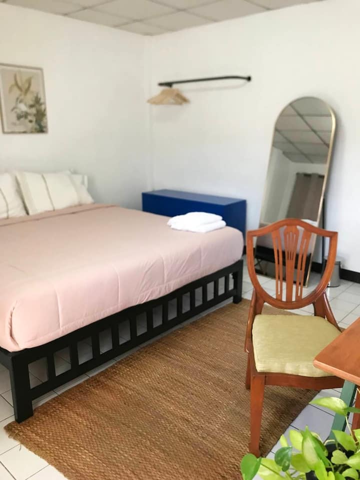 Private Retreat With Balcony - Hua Hin