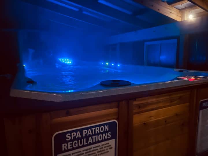 Lakefront Barn For Big Group W/swimspa & Sauna! - Illinois