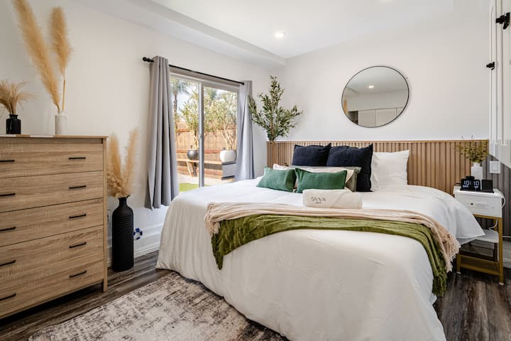King Bed + Private Laundry • Wellness Sd/tj Stay - Chula Vista, CA