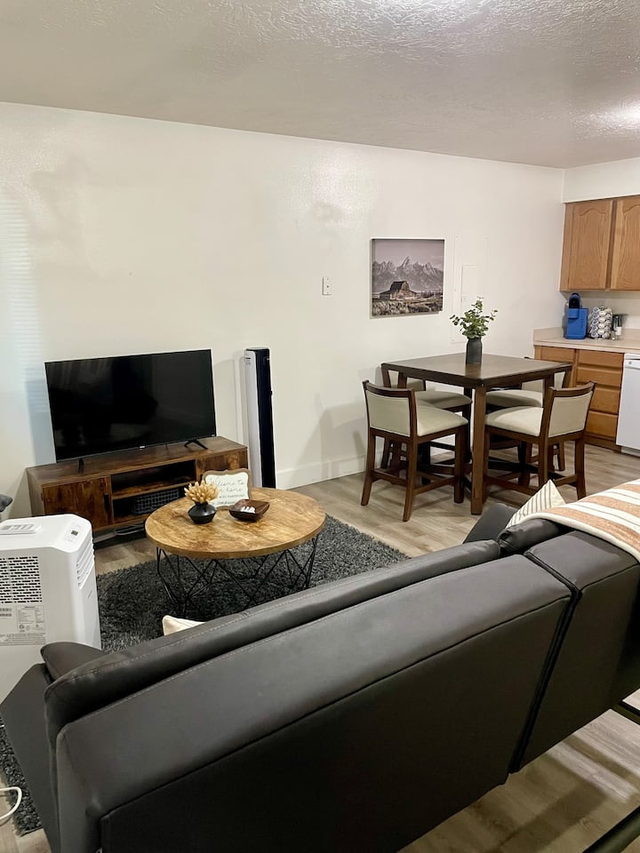 Cozy 2br Downtown Apt, 101- Within 3 Blocks Of Byu - Rexburg, ID