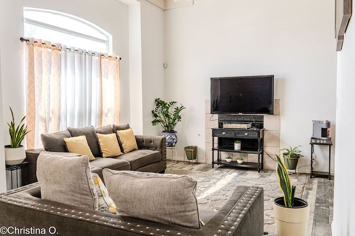 Attractive 3 Bedroom W- Pool Table - 엘파소