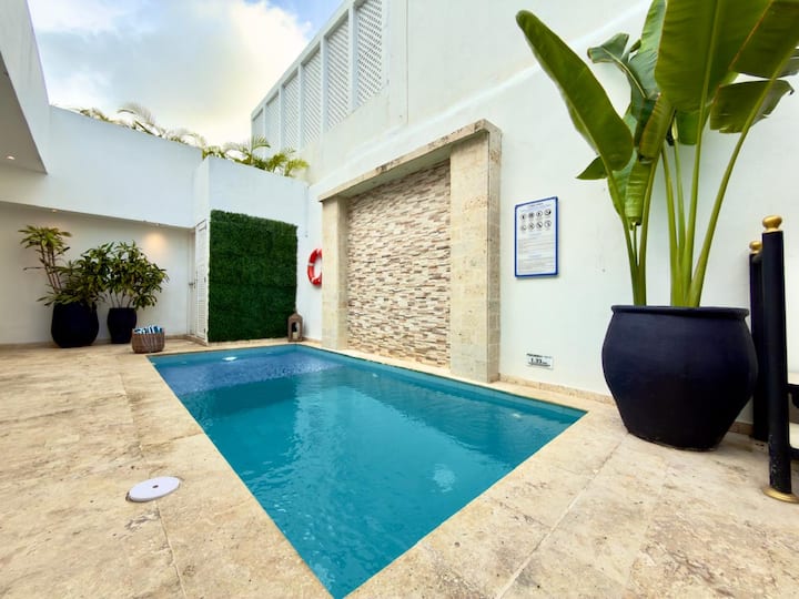 Super Luxury 5br House In Walled City W/ Pool - Cartagena