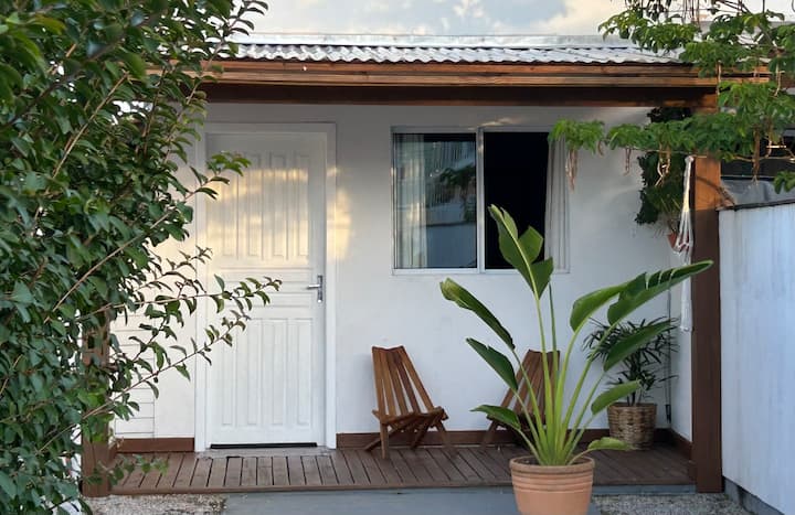 Aconchego Praiano Com Estacionamento - Florianópolis