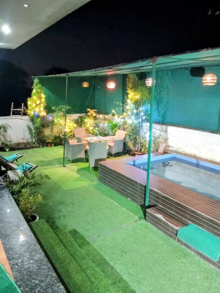 New Bungalow With Swimming Pool And Pool Table - Chandigarh