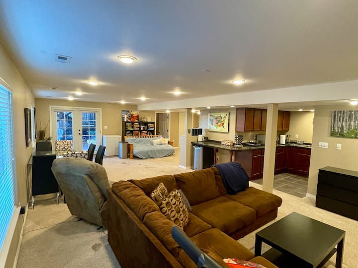 1200 Sqft, Private Walkout Basement Apartment - Parker, CO