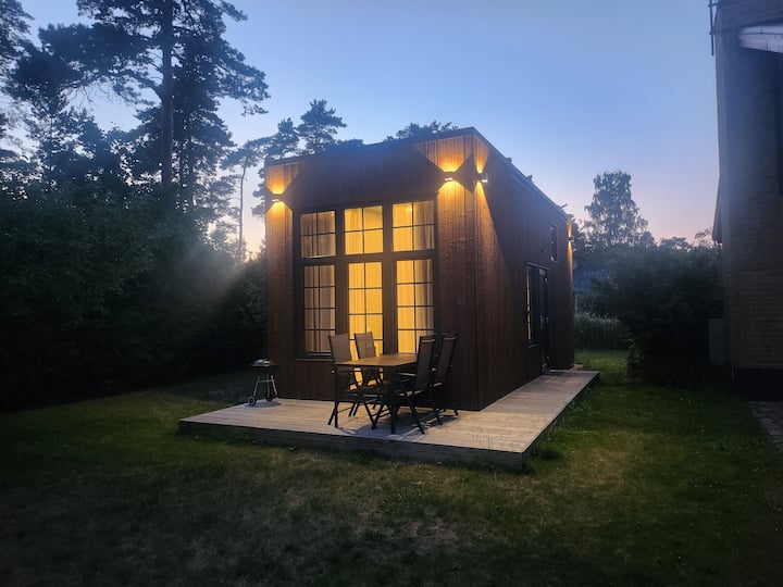 Trevligt Attefallshus I Ett Lugnt Område. - Åhus