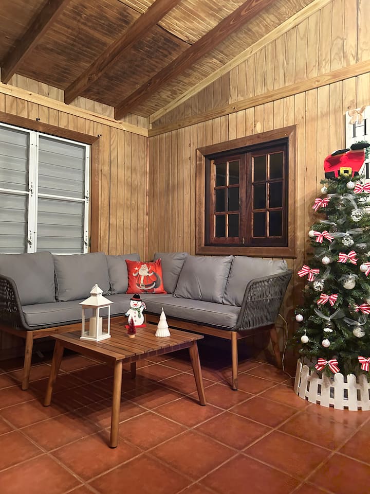 Sunset House
Islote, Arecibo - Aguada