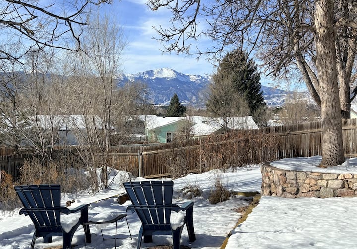 Charming Home With Mountain Views & Sunny Patio - Colorado Springs, CO