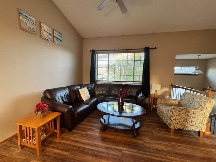 3b - 2b Suburban Home-all Yours West Sioux Falls - Sioux Falls, SD